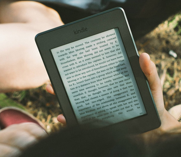 Regala un lector de libros electrónicos, la mejor forma de leer
